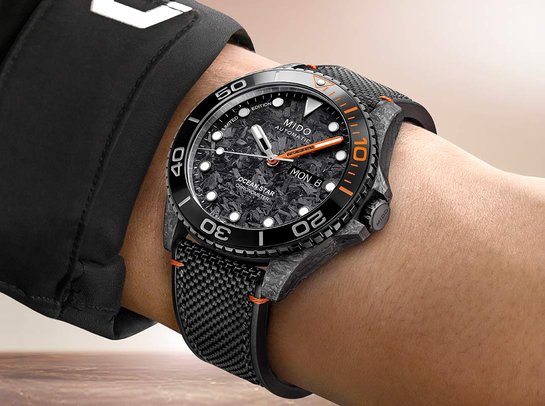 Mido OCEAN STAR 200C CARBON | Watches News